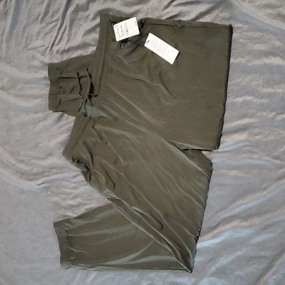 Treasure & Bond | Pants & Jumpsuits | Nwt Treasure And Bond Olive Green ...